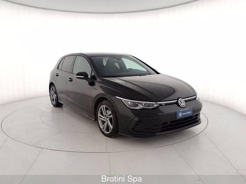 Usata 2022 VW Golf VIII R-line 131 CV – 54100 Massa (MS) (Rivenditore ...