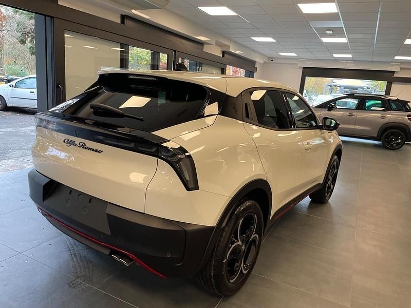 Nuova 2025 Alfa Romeo Junior Edizione Speciale 135 CV SUV – Emilia ...