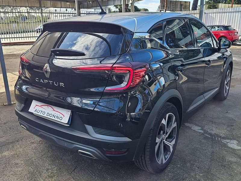 Usata 2022 Renault Captur RS Line 94 CV SUV – 73010 Arnesano - Le ...