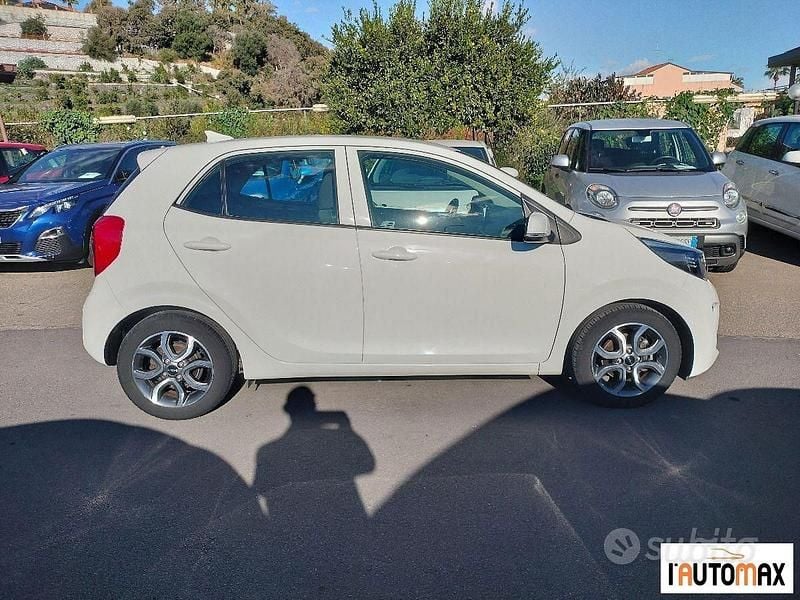 Usata 2023 Kia Picanto Style 66 CV Due volumi – Sicilia (Rivenditore ...