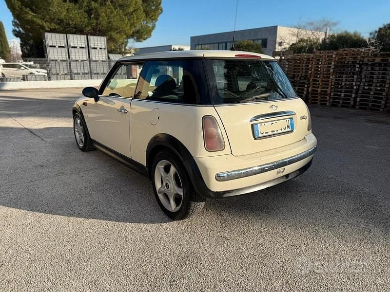 Usata 2003 Mini ONE 75 CV Utilitaria – Marche (Rivenditore) – 2600 ...