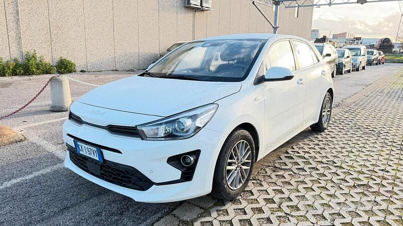 Usata 2022 Kia Rio Style 82 CV Tre volumi – Toscana (Rivenditore) – 12. ...