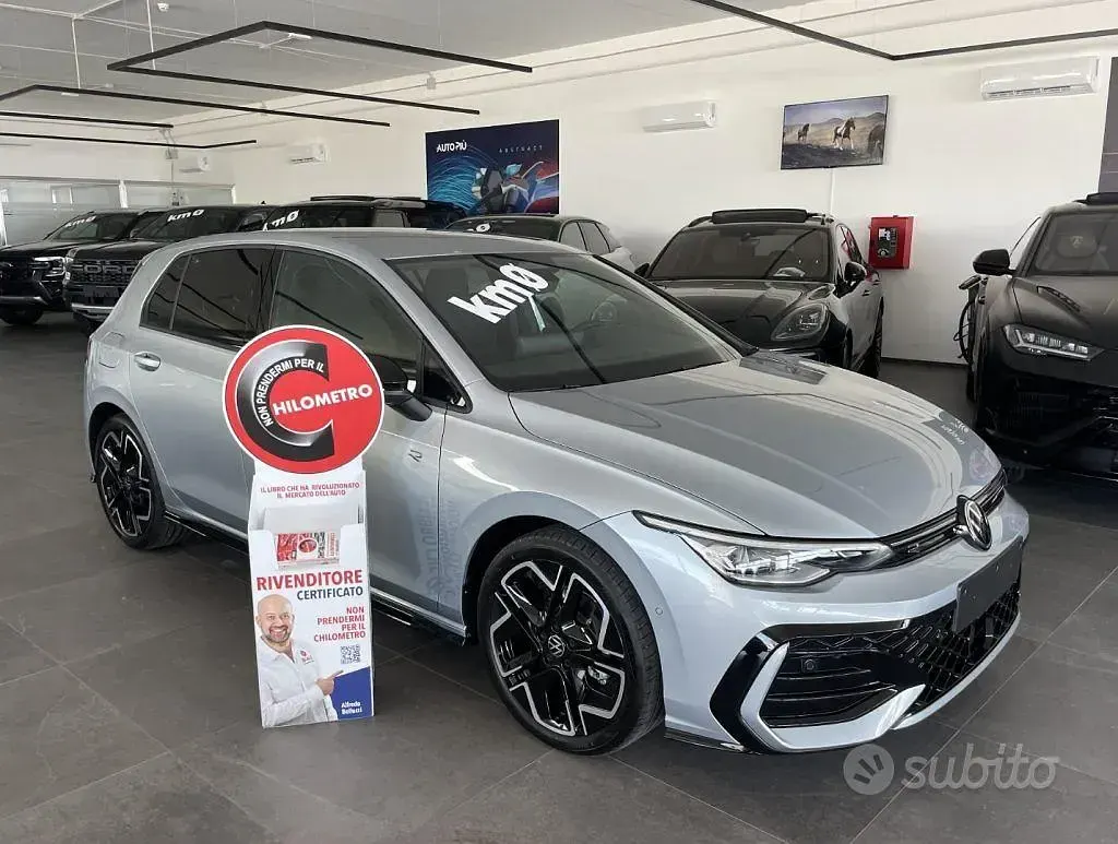 Nuova VW Golf VIII R-line 150 CV (2026) in Alcamo - 33.900 € | AutoUncle