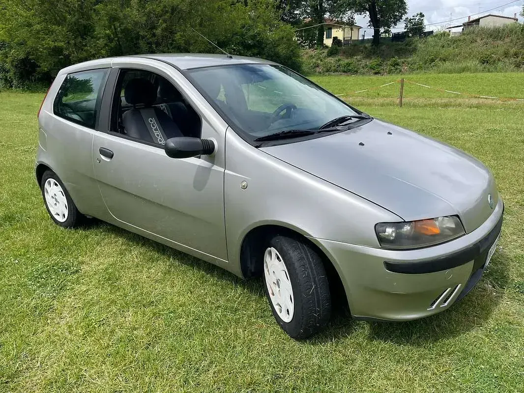 Usata Fiat Punto 60 CV (2001) in AREZZO - 1700 € | AutoUncle