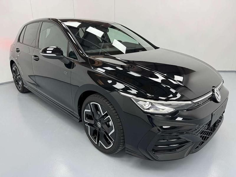 Nuova 2025 VW Golf VIII R-line 150 CV Tre volumi – 20123 Cologno ...