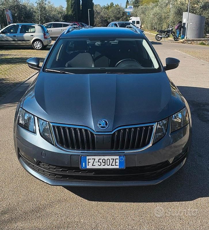 Usata 2020 Skoda Octavia G-TEC Executive 131 CV Station wagon – 50142 ...