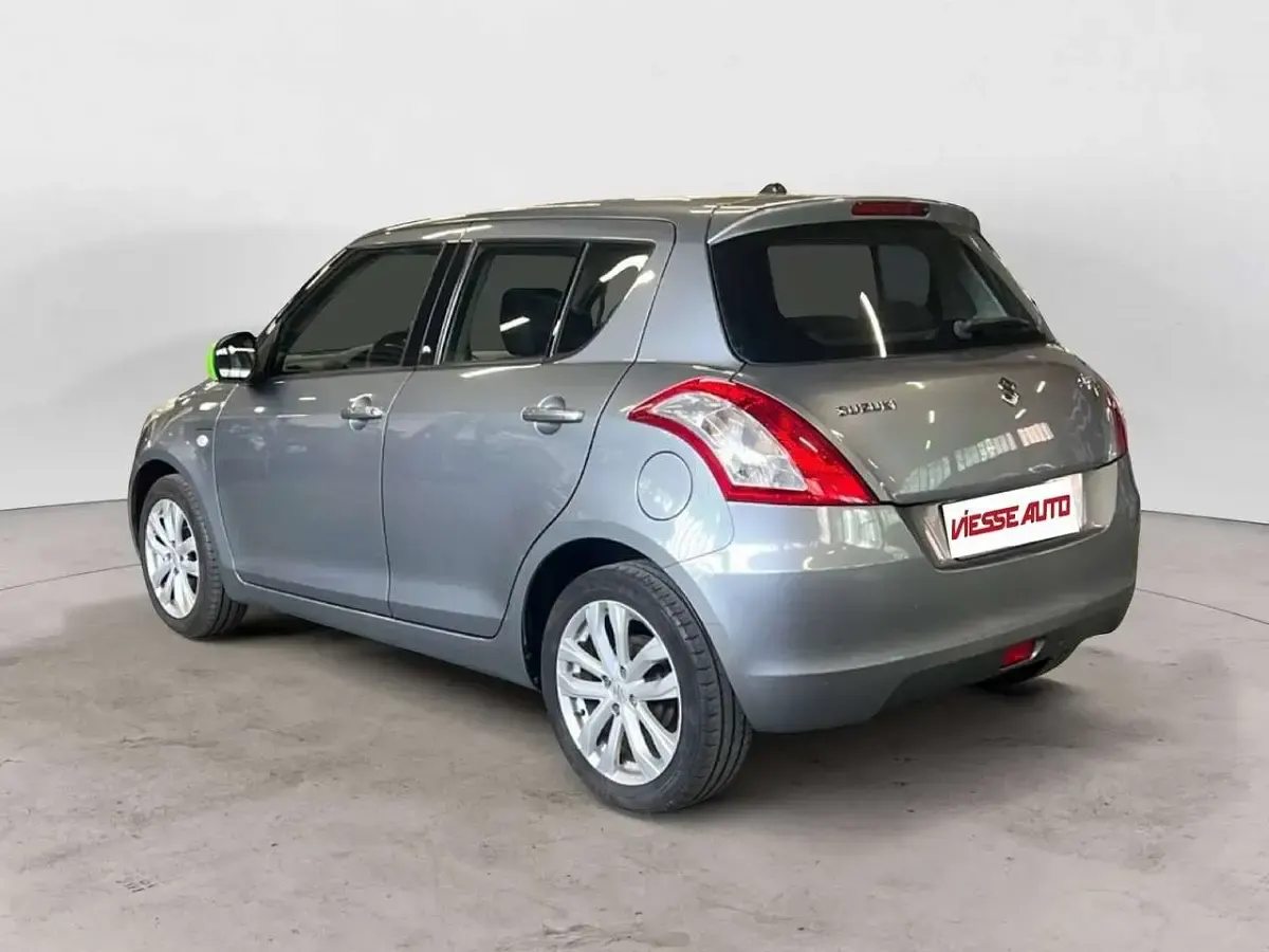 Usata Suzuki Swift Cool 94 CV (2016) in Milano - 7500 € | AutoUncle