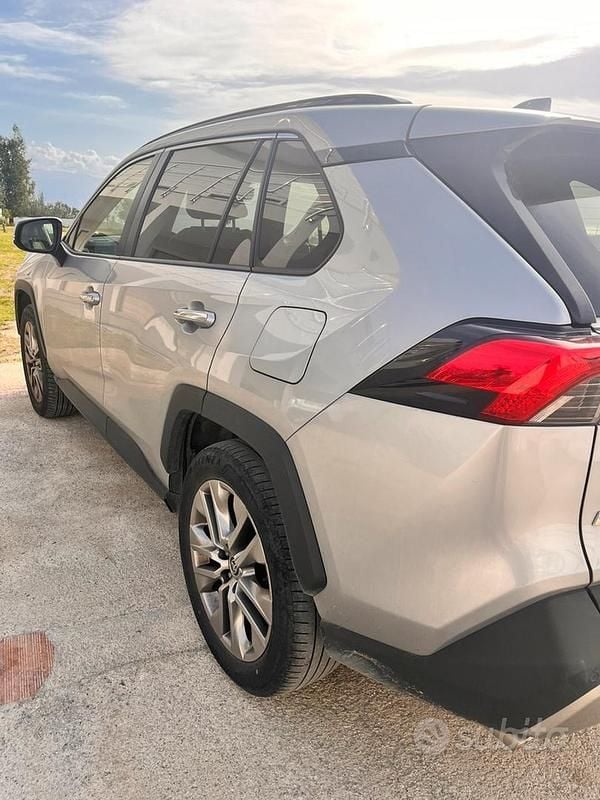 Usata 2024 Toyota RAV4 Lounge 222 CV SUV – Sicilia (Privato) – 42.000 ...
