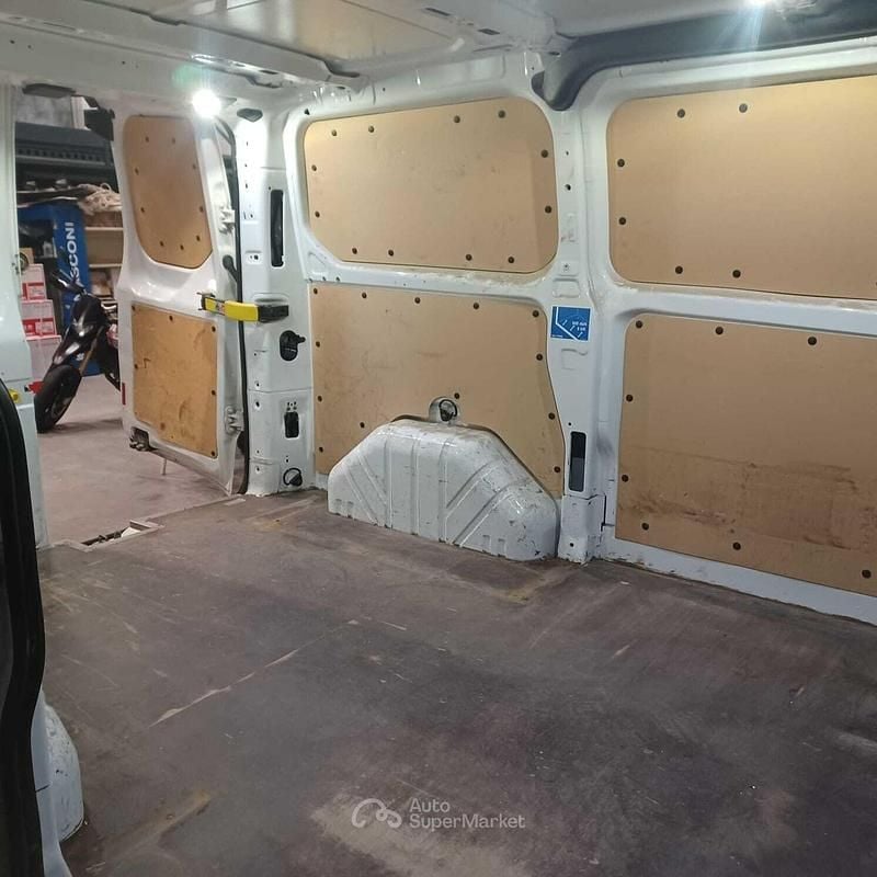 Usata 2017 Ford Transit Custom 170 CV Tre volumi – 58022 follonica ...