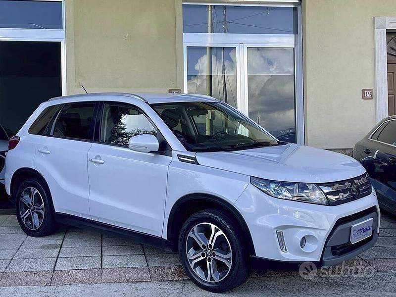 Usata 2017 Suzuki Vitara 120 CV Tre volumi – Calabria (Rivenditore ...