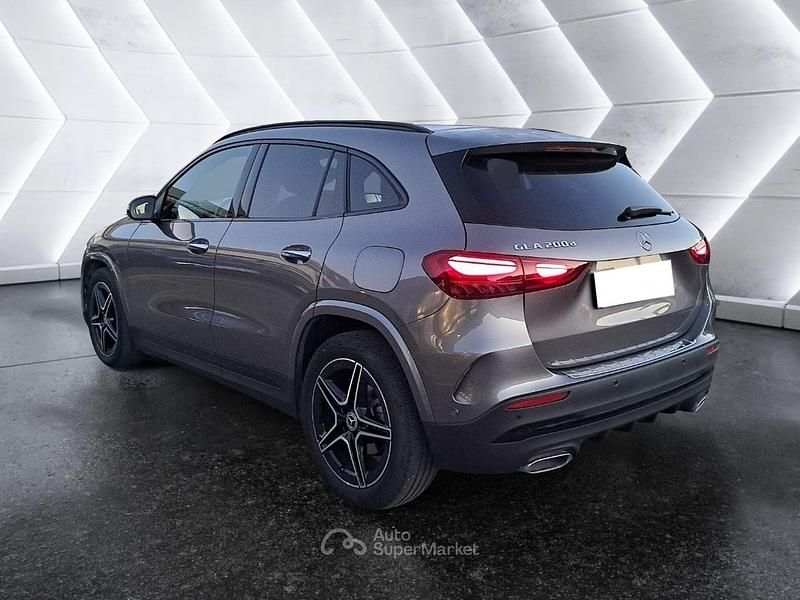 Usata 2023 Mercedes GLA200 Advanced Plus 150 CV SUV – 84131 SALERNO ...