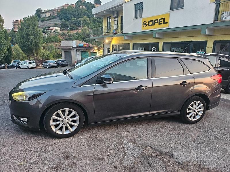 Usata 2015 Ford Focus 120 CV Station wagon – 87041 Acri (CS ...