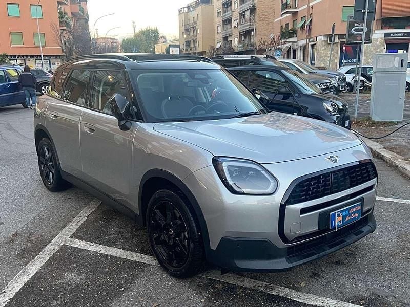 Usata 2024 Mini Cooper Countryman Favoured 170 CV SUV – 00132 Roma - Rm ...