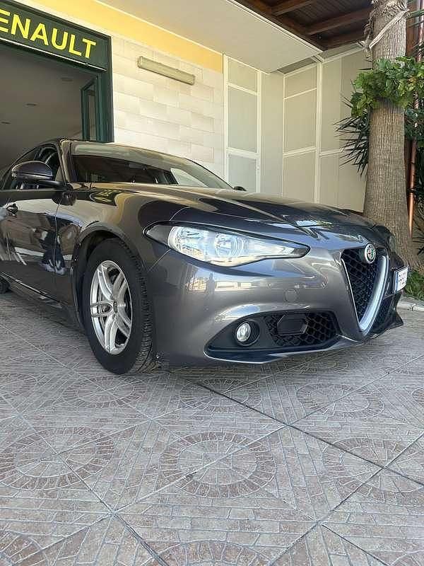 Usata 2017 Alfa Romeo Giulia Super 150 CV Tre volumi – 76017 San ...