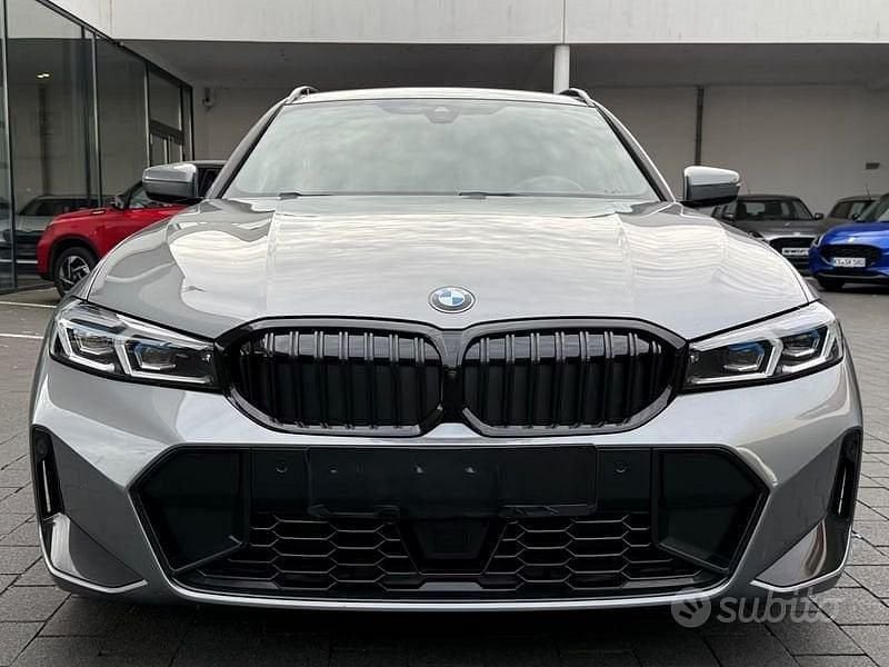 Usata 2025 BMW 320e M Sport 190 CV Station wagon – 47899 Rimini (RN ...