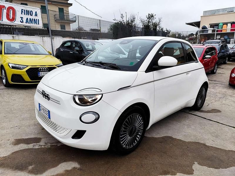 Usata 2021 Fiat 500e Icon 58 CV Due volumi – 74015 martina franca (TA ...