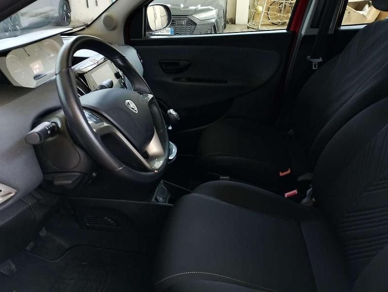 Usata 2023 Lancia Ypsilon Gold 69 CV Utilitaria – Emilia-Romagna ...