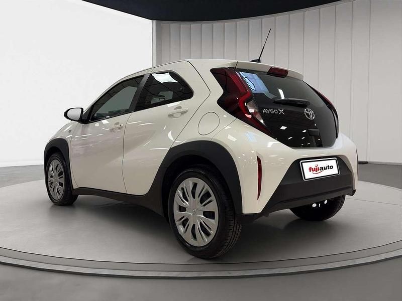 Usata 2025 Toyota Aygo X Active 72 CV SUV – 12042 Bra (CN) (Rivenditore ...