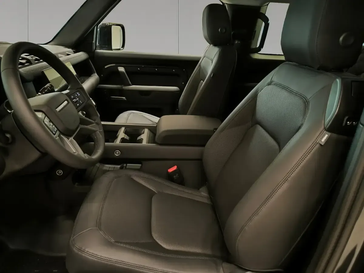 Nuova Land Rover Defender SE Dynamic 200 CV (2026) in empoli - 83.900 ...