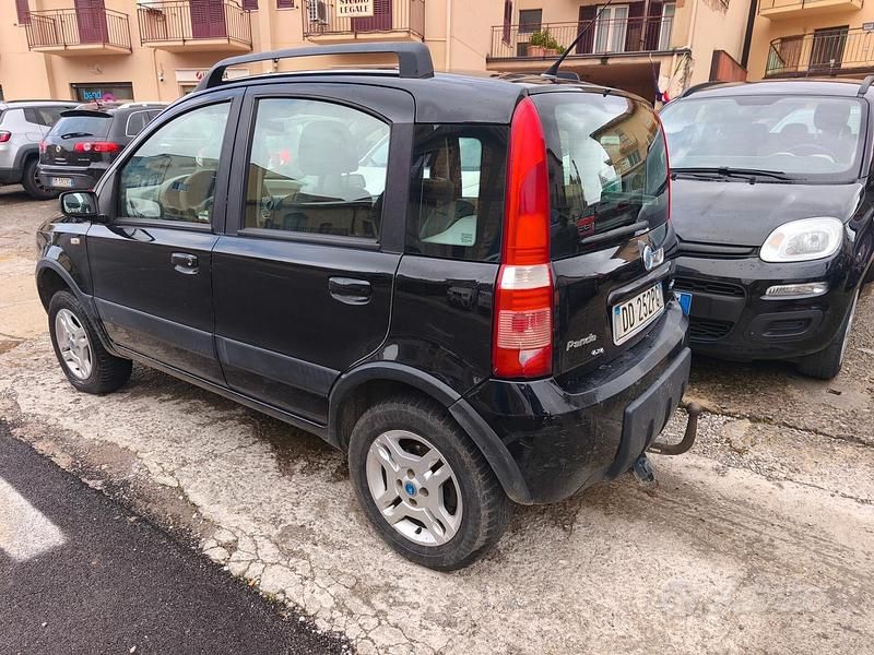 Usata 2006 Fiat Panda 4x4 Climbing 69 CV Due volumi – 90026 Petralia ...