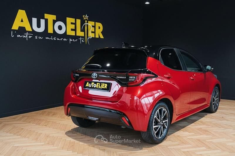 Usata 2021 Toyota Yaris Hybrid Style 117 CV Tre volumi – 10024 ...