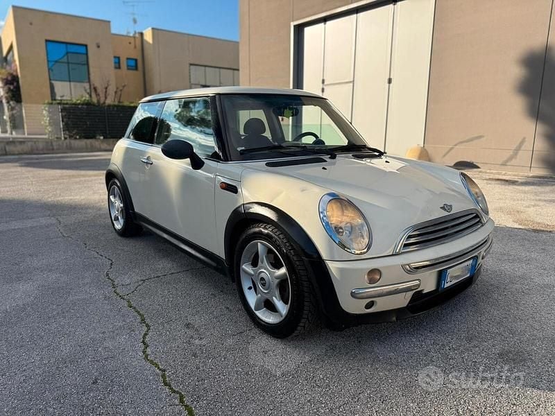 Usata 2003 Mini ONE 75 CV Utilitaria – Marche (Rivenditore) – 2600 ...
