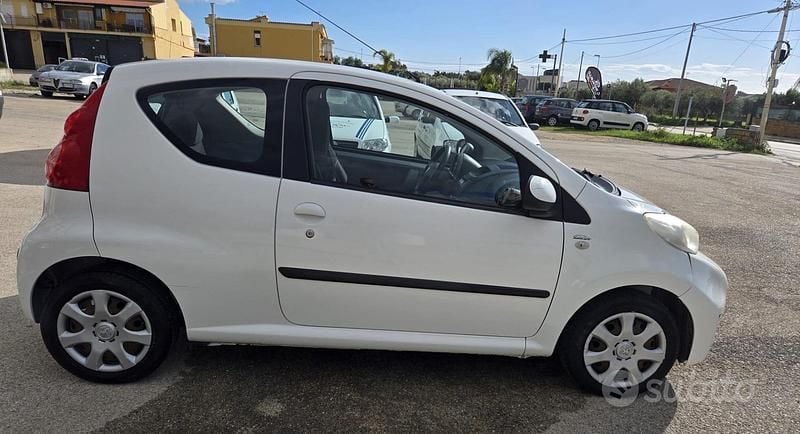 Usata 2012 Peugeot 107 Access 68 CV Due volumi – Sicilia (Rivenditore ...