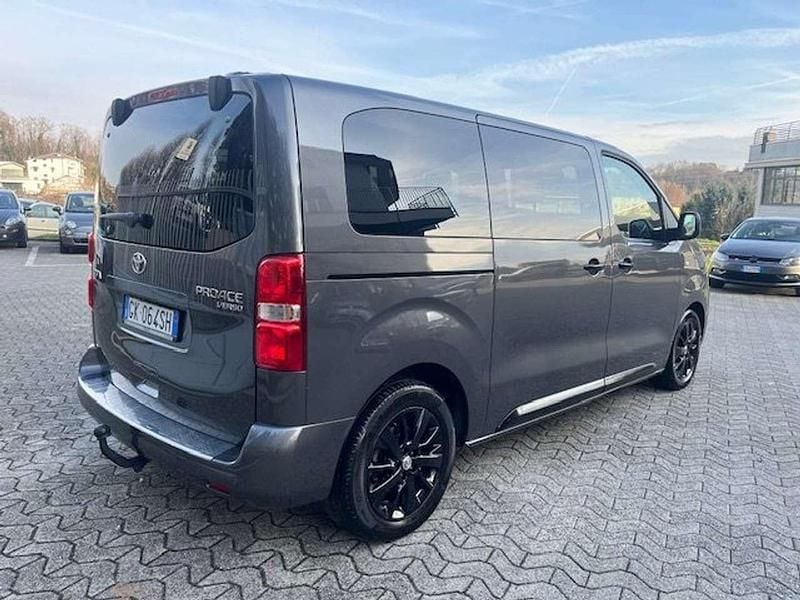 Usata 2022 Toyota Proace Verso Edition 177 CV Station wagon – 20842 ...