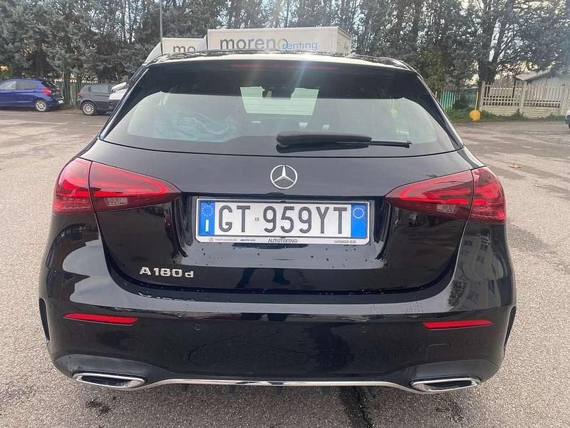 Usata 2024 Mercedes A180 AMG Line Premium 116 CV Tre volumi – 20095 ...
