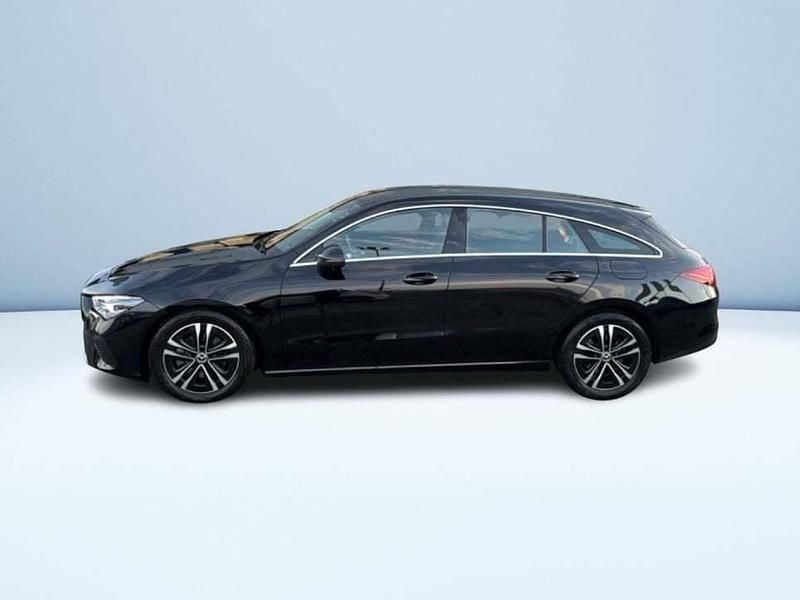 Usata 2025 Mercedes CLA180 Shooting Brake Advanced 116 CV Station wagon ...