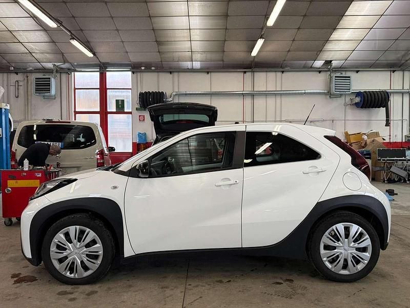 Usata 2025 Toyota Aygo X Active 72 CV SUV – 20811 Cesano Maderno ...