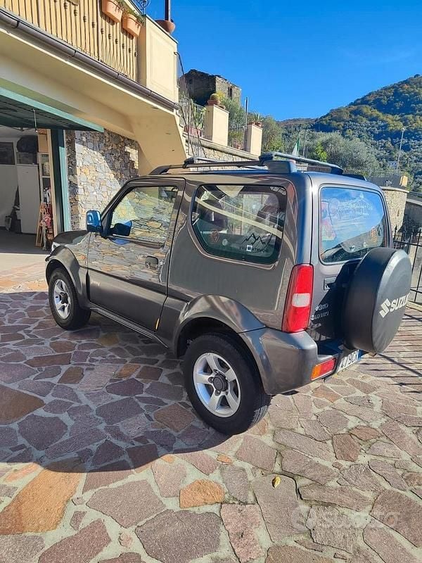 Usata 2010 Suzuki Jimny 86 CV SUV – 16036 Avegno (Privato) – 11.000 ...