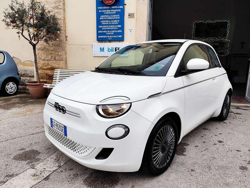 Usata 2021 Fiat 500e Icon 58 CV Due volumi – 74015 martina franca (TA ...