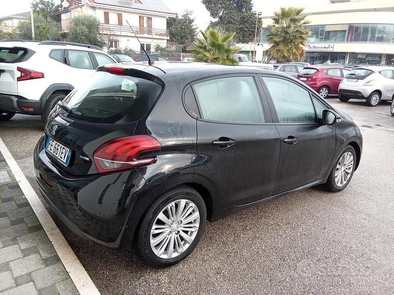 Usata 2016 Peugeot 208 Allure 82 CV Utilitaria – Abruzzo (Rivenditore ...