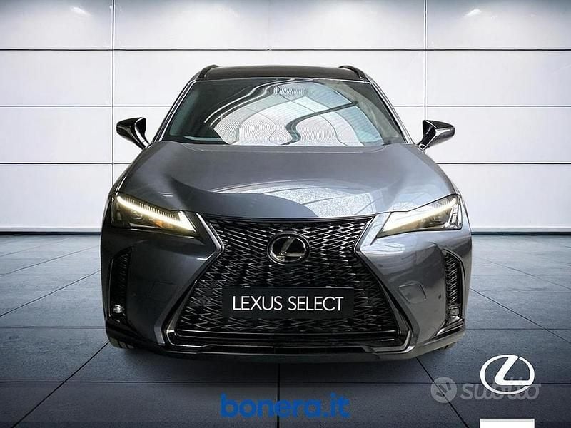Usata 2023 Lexus UX 250h 184 CV SUV – 25135 Brescia (BS) (Rivenditore ...