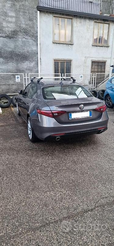 Usata 2017 Alfa Romeo Giulia Super 180 CV Berlina – 36078 valdagno ...
