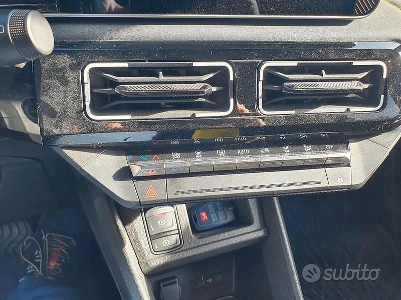 Usata 2025 Renault 5 E-Tech Iconic 150 CV Tre volumi – Sardegna ...