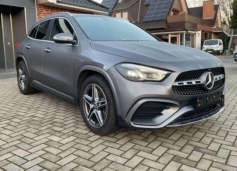 Usata 2024 Mercedes GLA200 Advanced Plus 150 CV SUV – 40066 Pieve Di ...