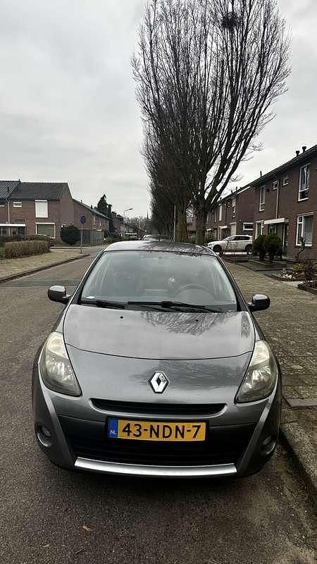 Gebruikt 2010 Renault Clio II Collection 75 PK Hatchback – Limburg ...