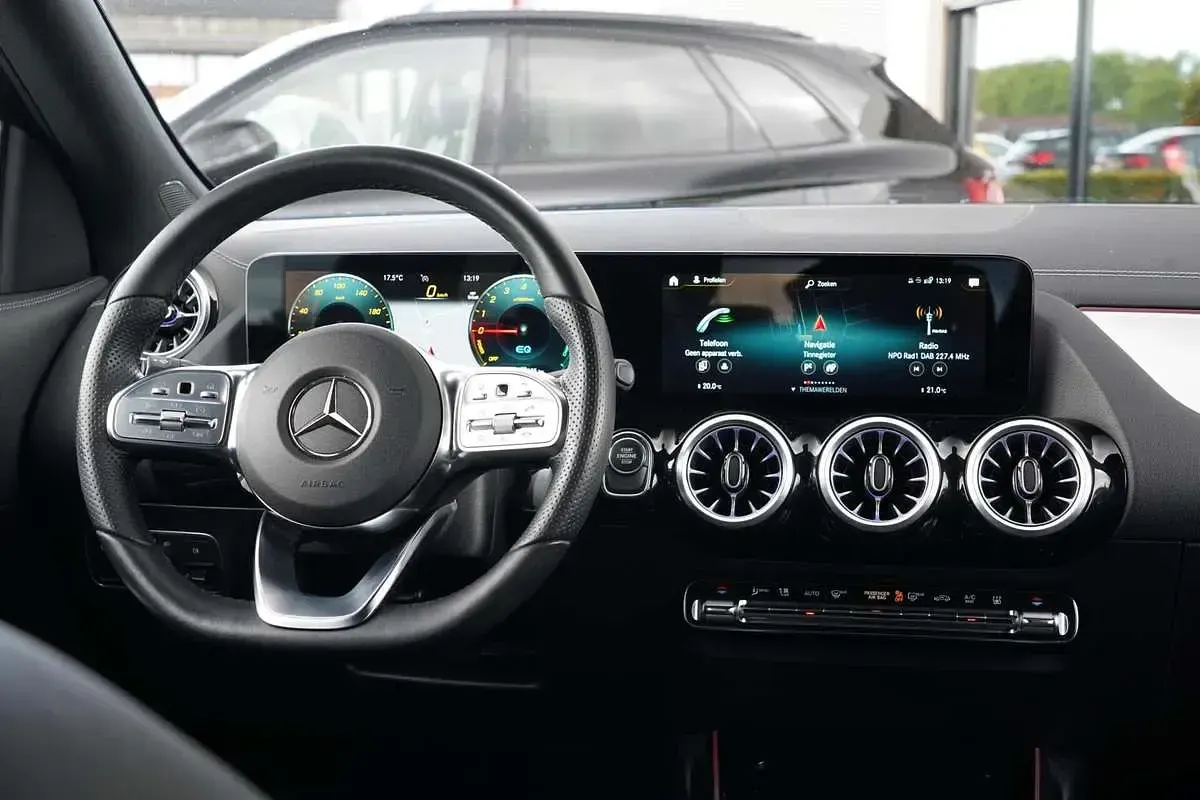 Occasion Mercedes GLA250 AMG line 218 PK (2023) in STADSKANAAL - € 35. ...