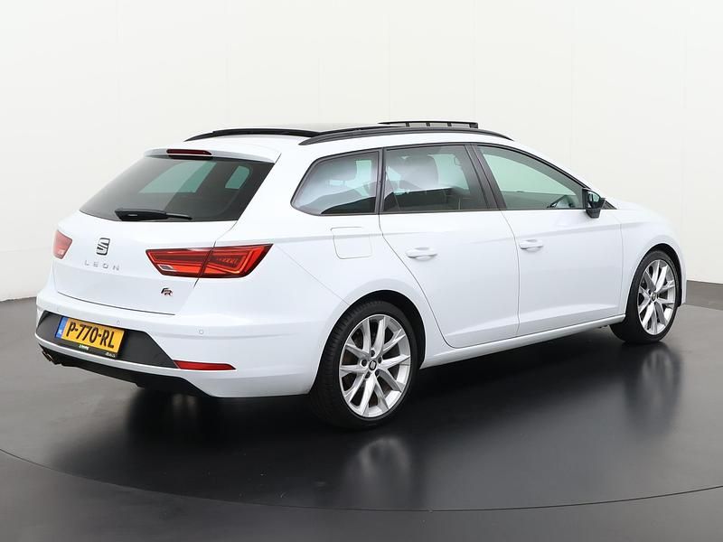 Gebruikt 2022 Seat Leon ST FR Stationwagen – 3762EC Soest (Dealer) – € ...
