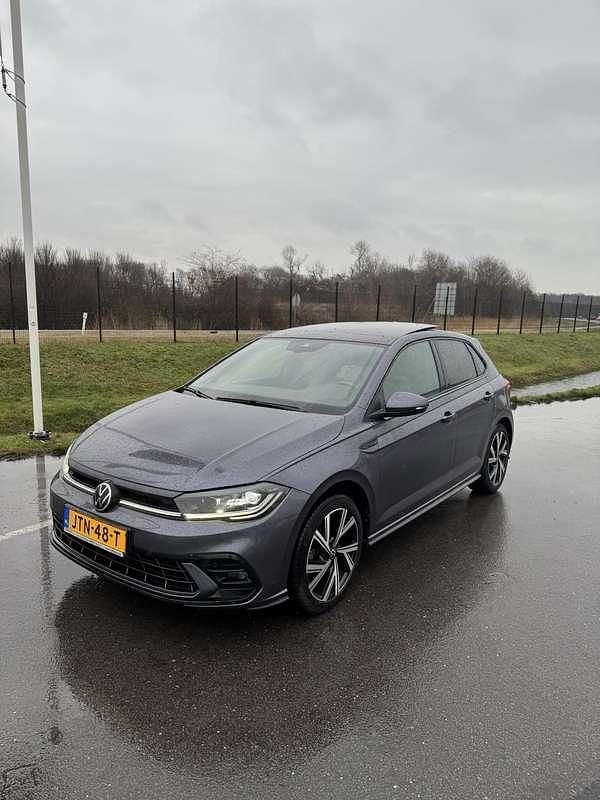Gebruikt 2022 VW Polo R-line 95 PK Sedan – Noord-Holland (Dealer) – € ...