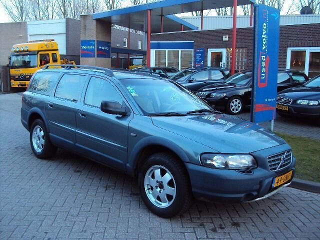 Gebruikt 2001 Volvo XC70 200 PK SUV – 5298 MH Liempde (Dealer) – € 2.850 (Duur) | AutoUncle