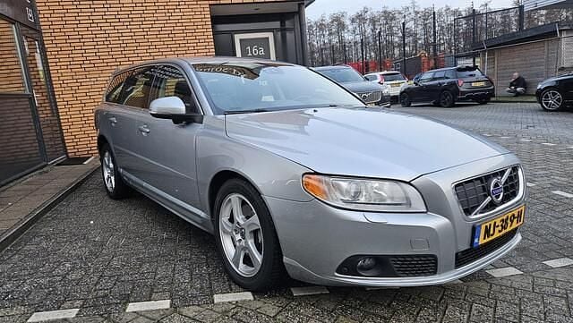 Gebruikt 2013 Volvo V70 Momentum 163 PK Stationwagen – 3352 AR ...