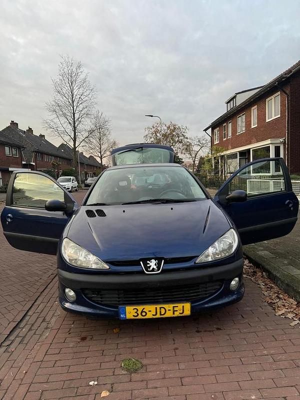 Gebruikt 2002 Peugeot 206 108 PK – Overijssel (Dealer) – € 500 (Goede ...