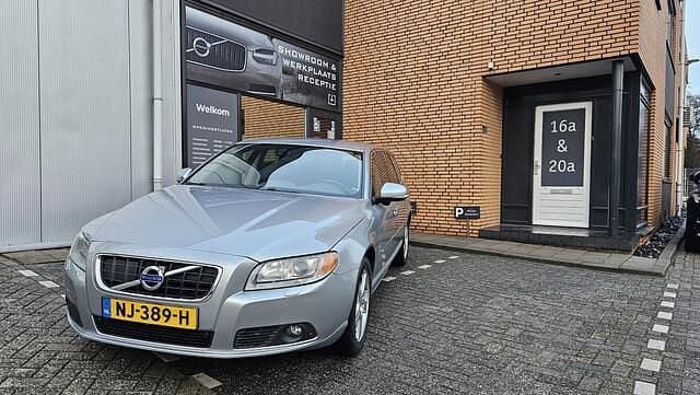 Gebruikt 2013 Volvo V70 Momentum 163 PK Stationwagen – 3352 AR ...