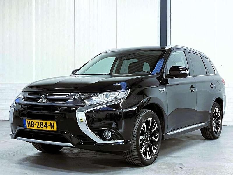 Gebruikt 2015 Mitsubishi Outlander P-HEV Edition 121 PK SUV – Noord ...