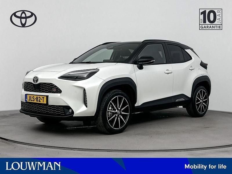 Nieuw 2025 Toyota Yaris Cross Sport 131 PK SUV – 1101 GC Amsterdam ...