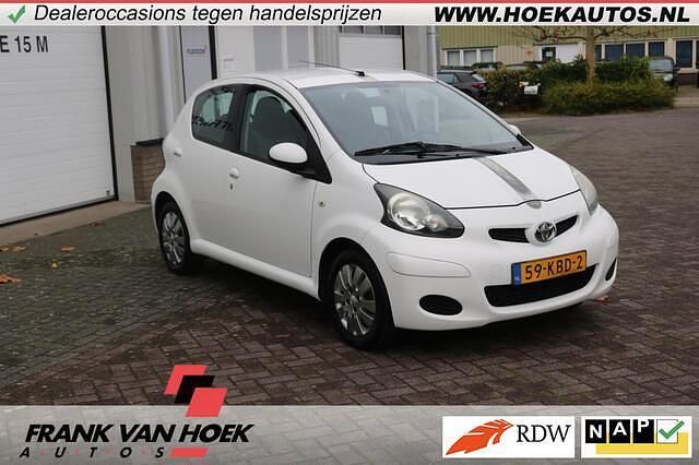Gebruikt 2009 Toyota Aygo X-cite 68 PK Hatchback – 1394 PC Nederhorst den berg (Dealer) – € 3. ...
