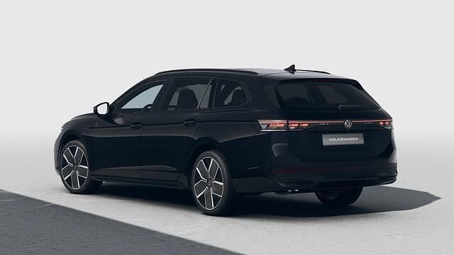 Nieuw 2025 VW Passat R-line Edition 272 PK Stationwagen – 5652 AN ...